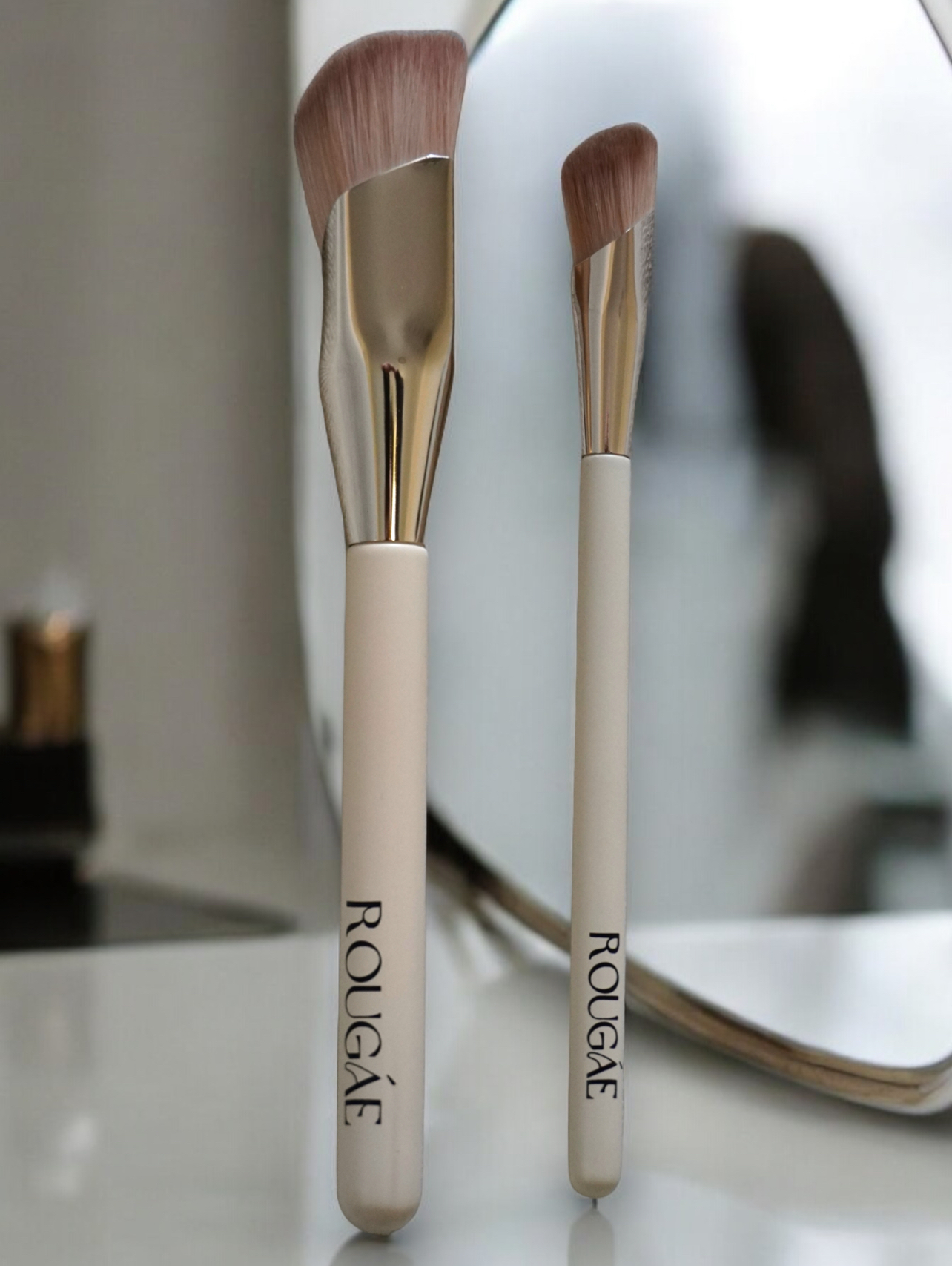 Angled Diamond Foundation Brush – ROUGAE